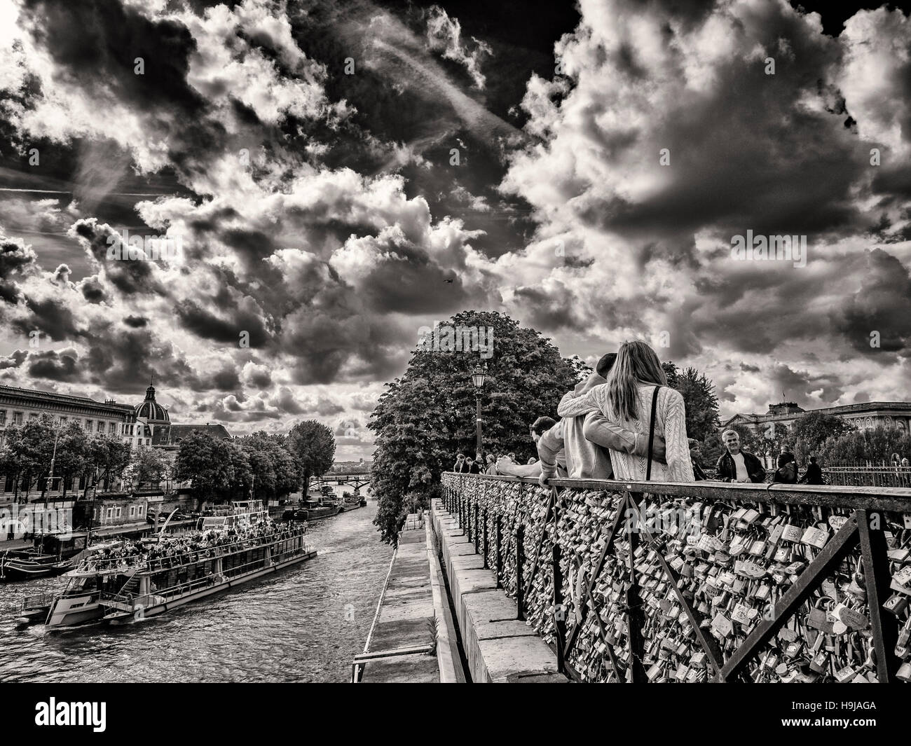 Pont Neuf love locks, Paris, France Stock Photo - Alamy