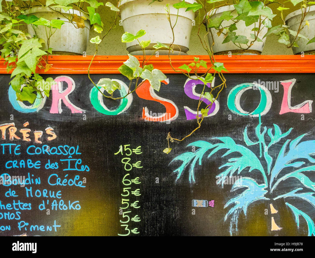 Menu board and restaurant in Paris, France Stock Photo - Alamy