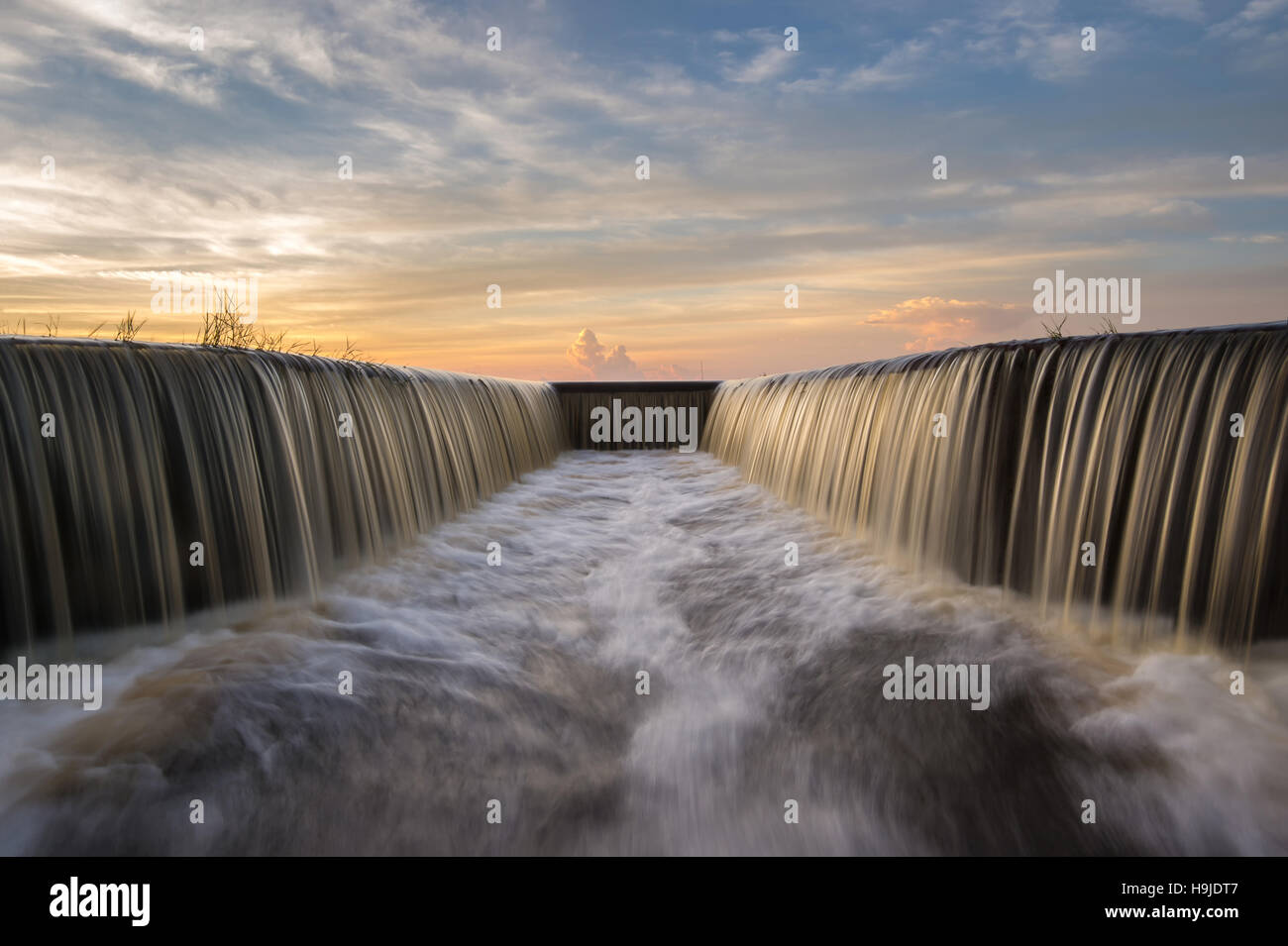 Streaming current hi-res stock photography and images - Alamy