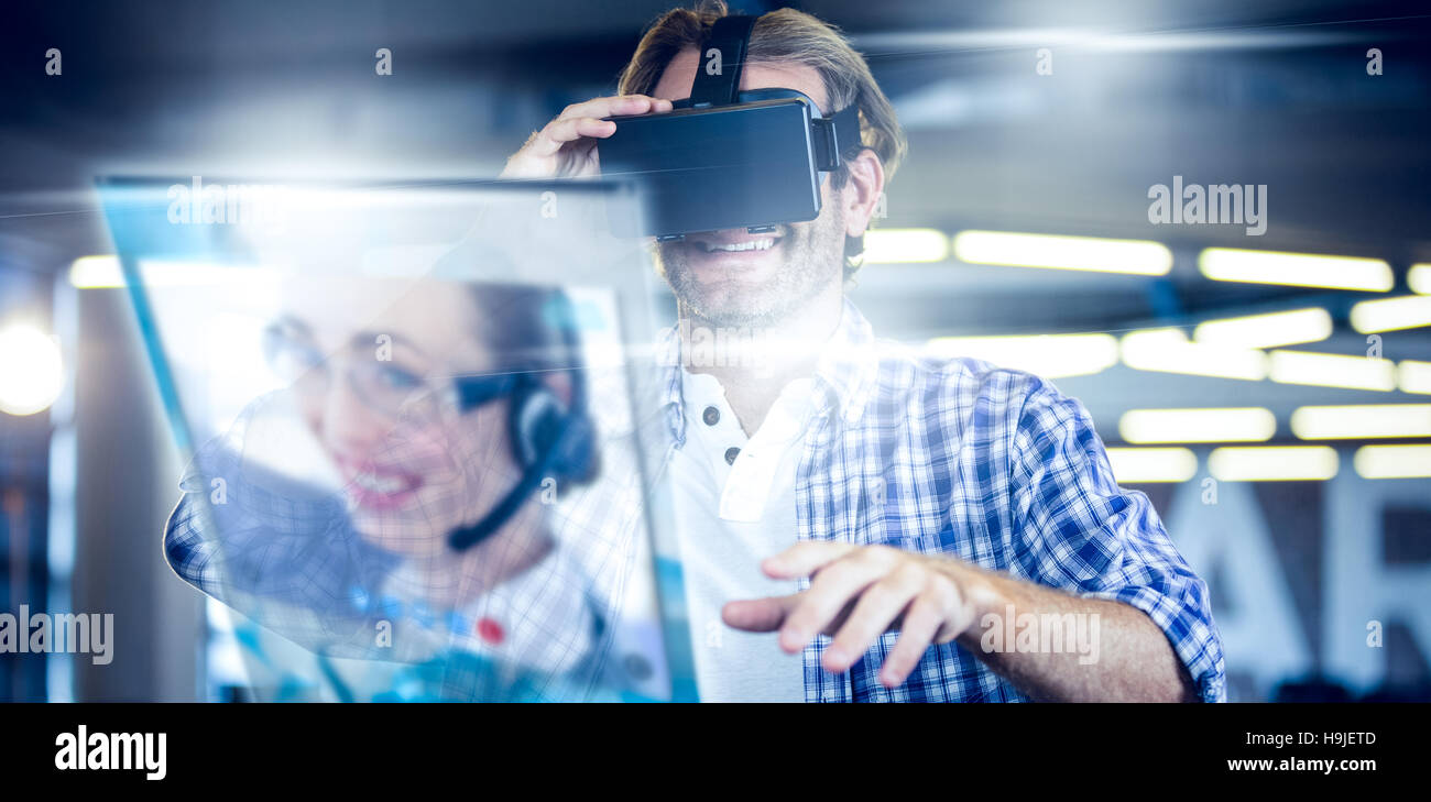 Video call center hi-res stock photography and images - Alamy