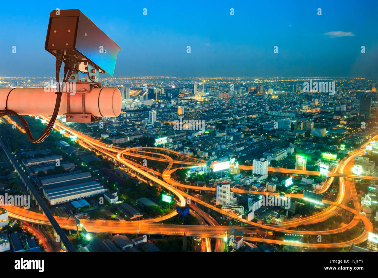Cctv security camera on rooftop hi-res stock photography and images - Alamy