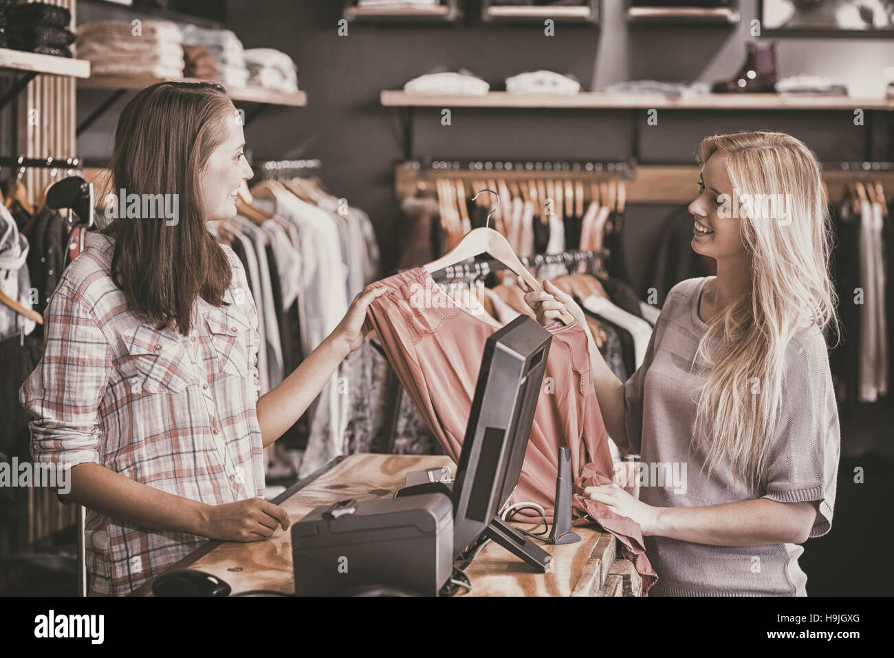 Shopping mall cashier hi-res stock photography and images - Alamy