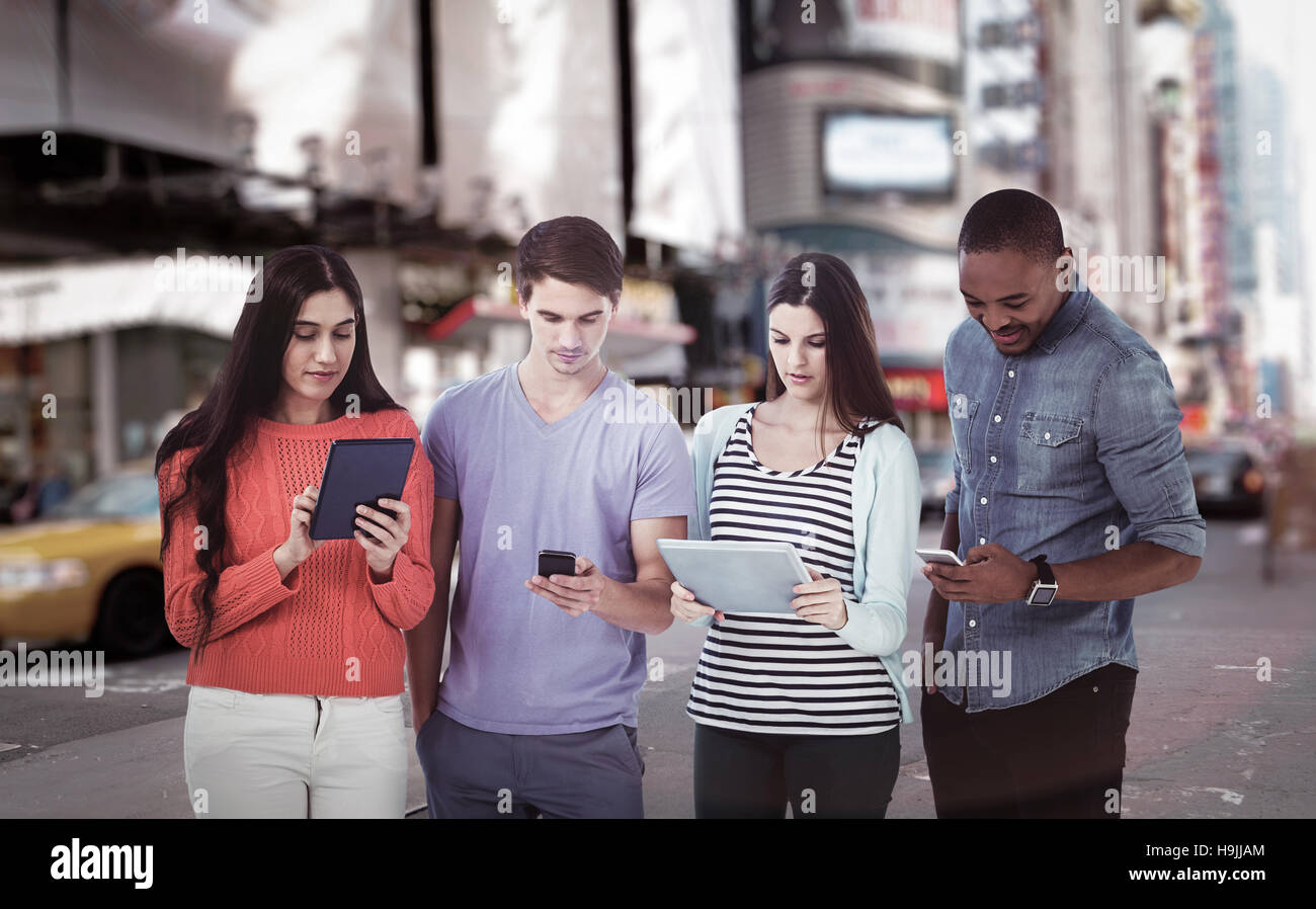 All looking at phones hi-res stock photography and images - Alamy