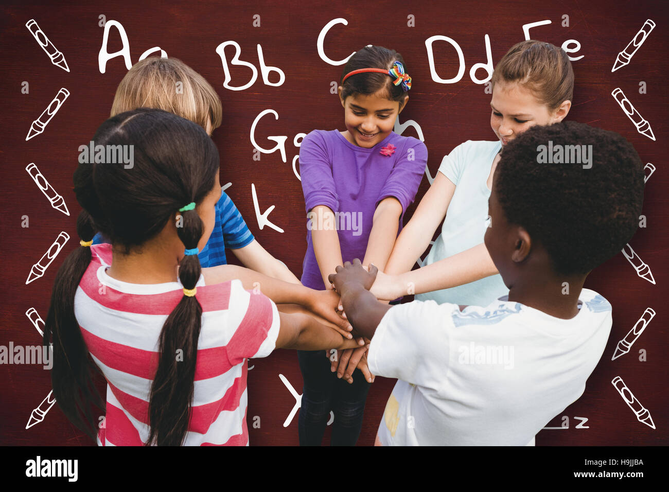 Children holding hands hi-res stock photography and images - Alamy