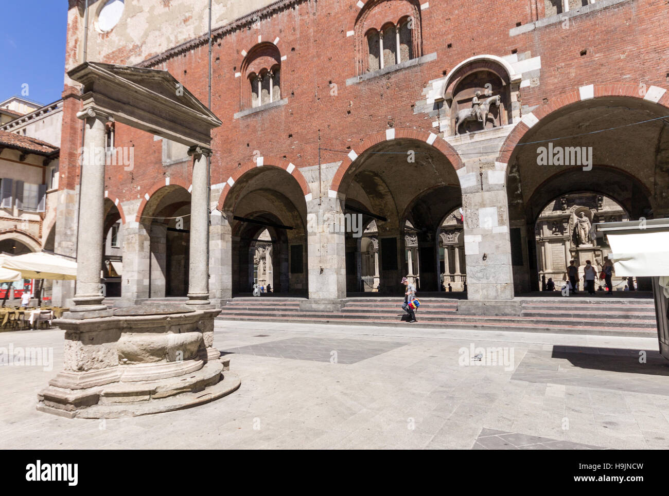 Palazzo dei mercanti hi-res stock photography and images - Alamy