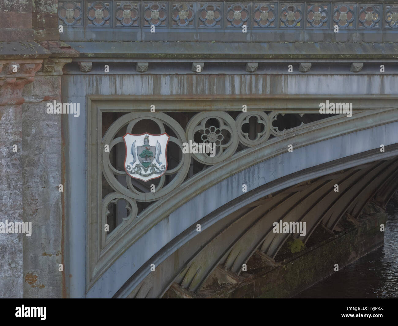 Glasgow council heraldic shield and motto in a bridge Stock Photo - Alamy