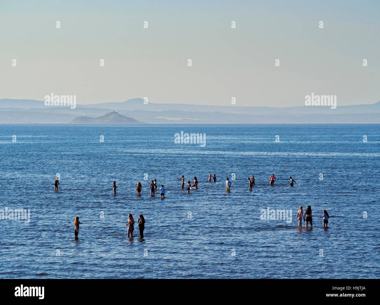 Musselburgh beach hi-res stock photography and images - Alamy