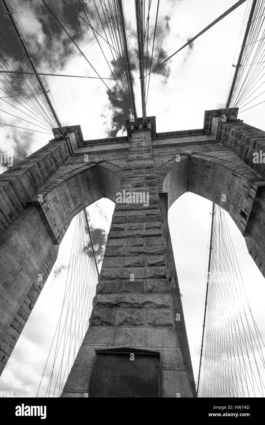 New york city low angle Black and White Stock Photos & Images - Alamy