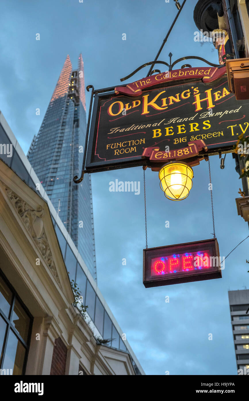 Old Kings Head Pub High Resolution Stock Photography and Images - Alamy