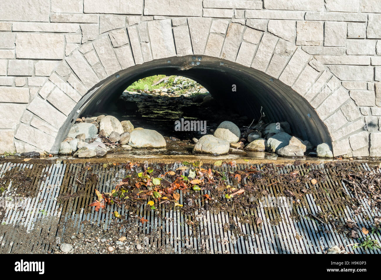Rocks beach architecture hi-res stock photography and images - Alamy
