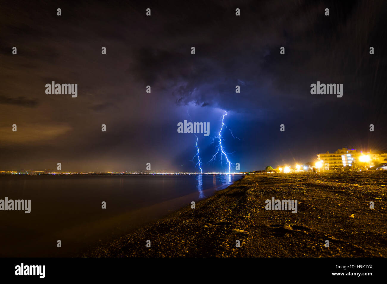 A photograph of a blue lightning strike Stock Photo - Alamy
