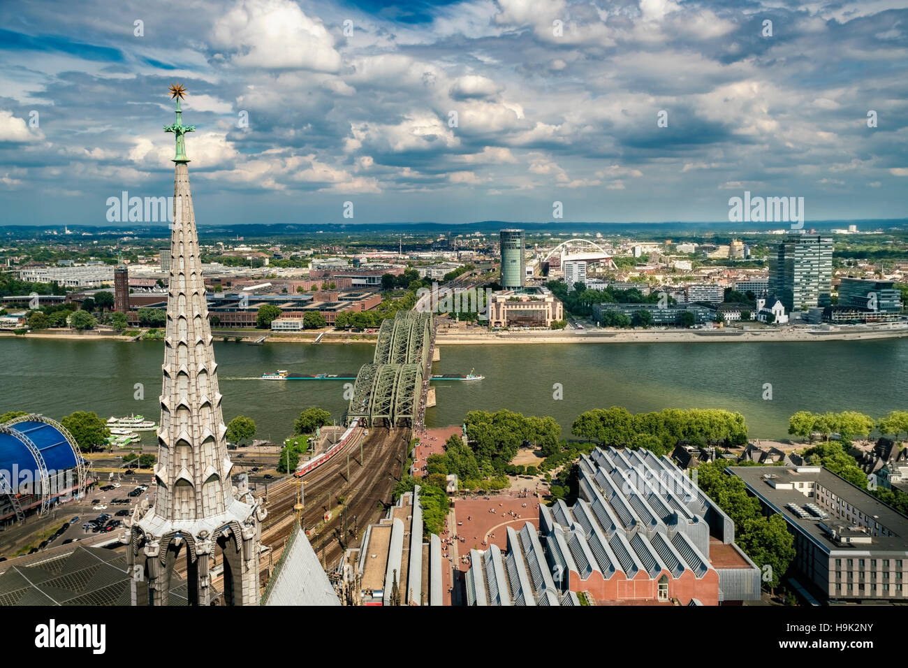 Cologne cathedral top view hi-res stock photography and images - Alamy