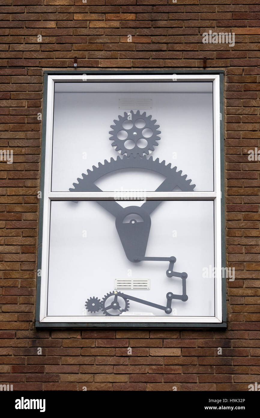 Moving Mechanical Art