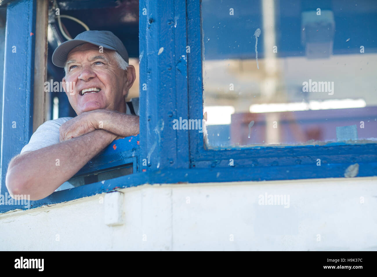 Fisherman working on trawler Stock Photo - Alamy