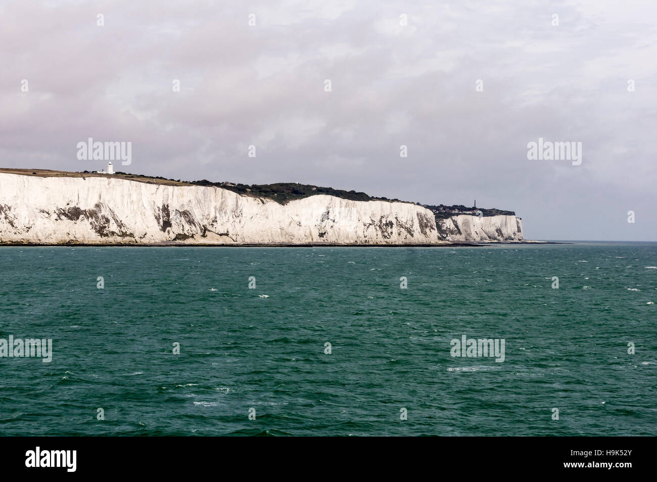 White cliffs dover england light house hi-res stock photography and ...