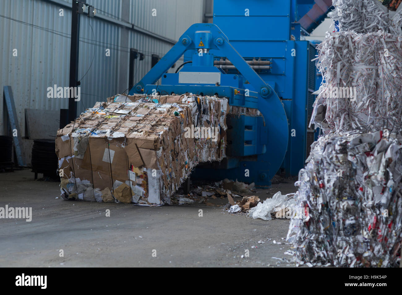 No paper waste garbage hi-res stock photography and images - Alamy