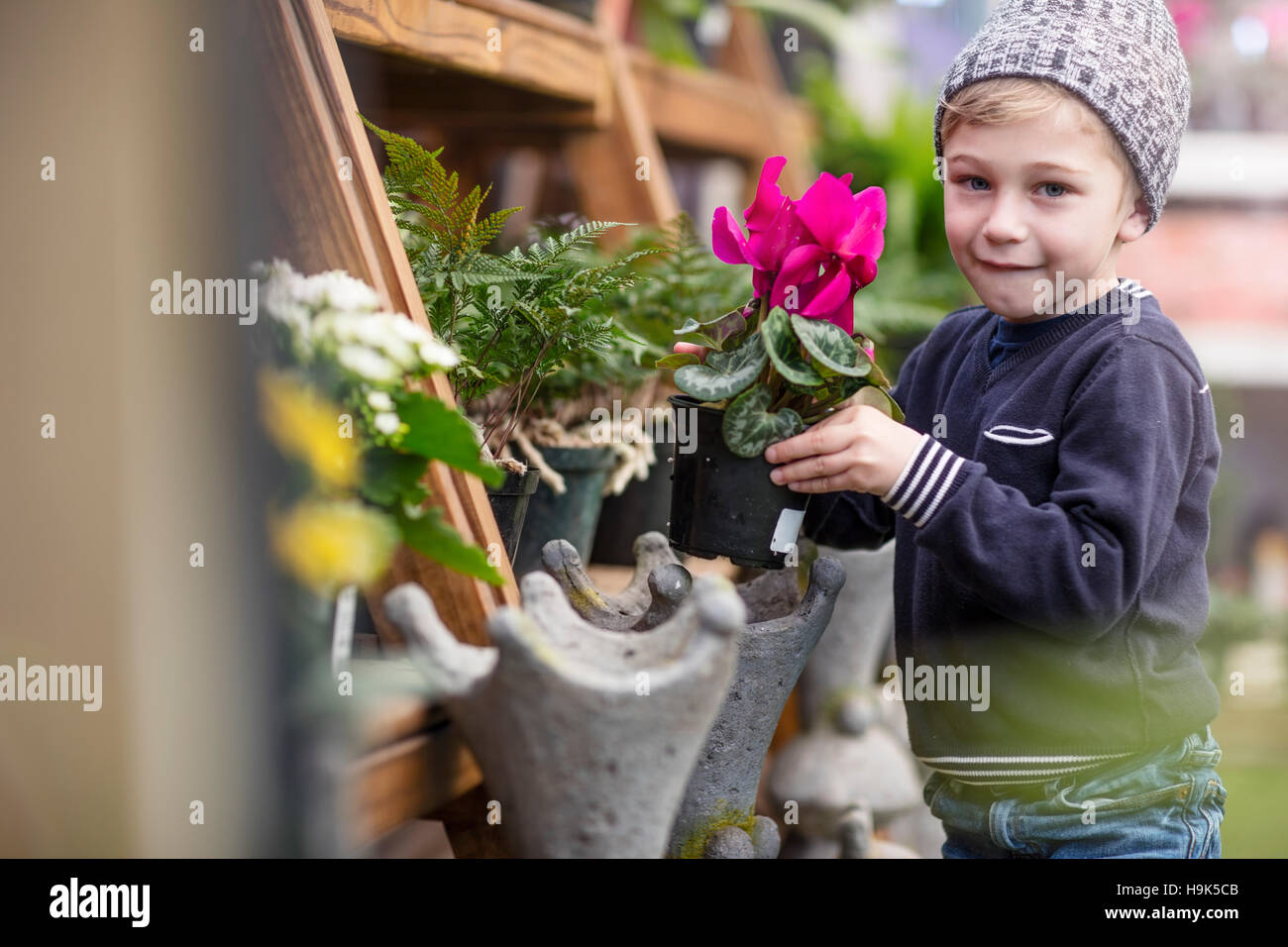 Boy flower hi-res stock photography and images - Alamy
