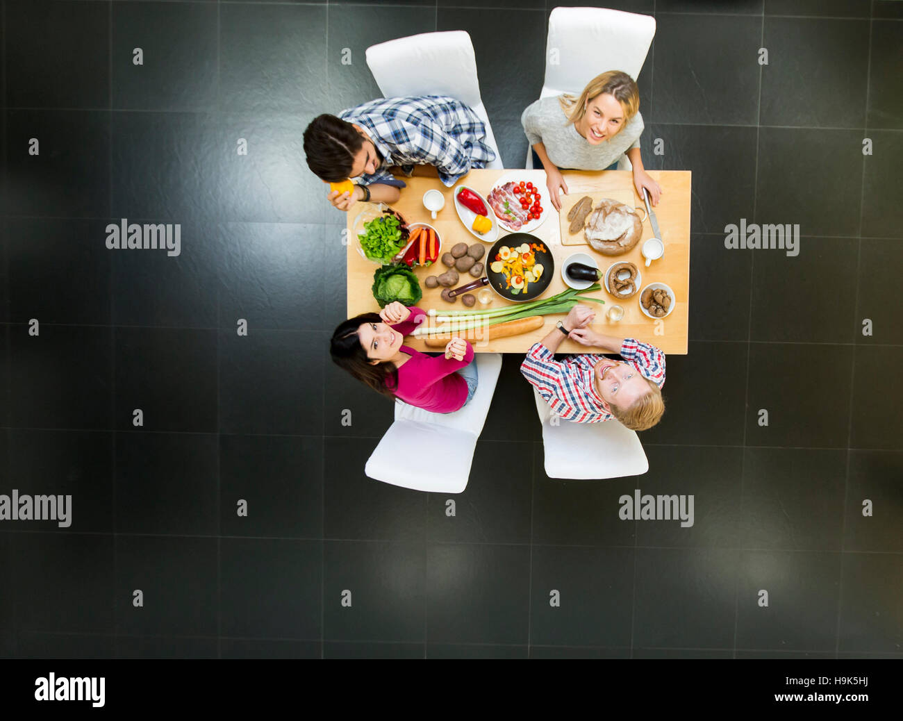 Group of people eating top view hi-res stock photography and images - Alamy