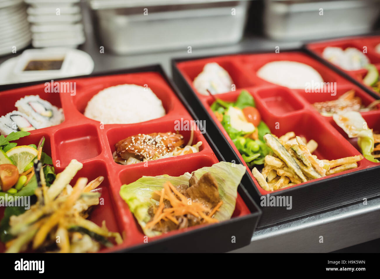 Food in tray hi-res stock photography and images - Alamy