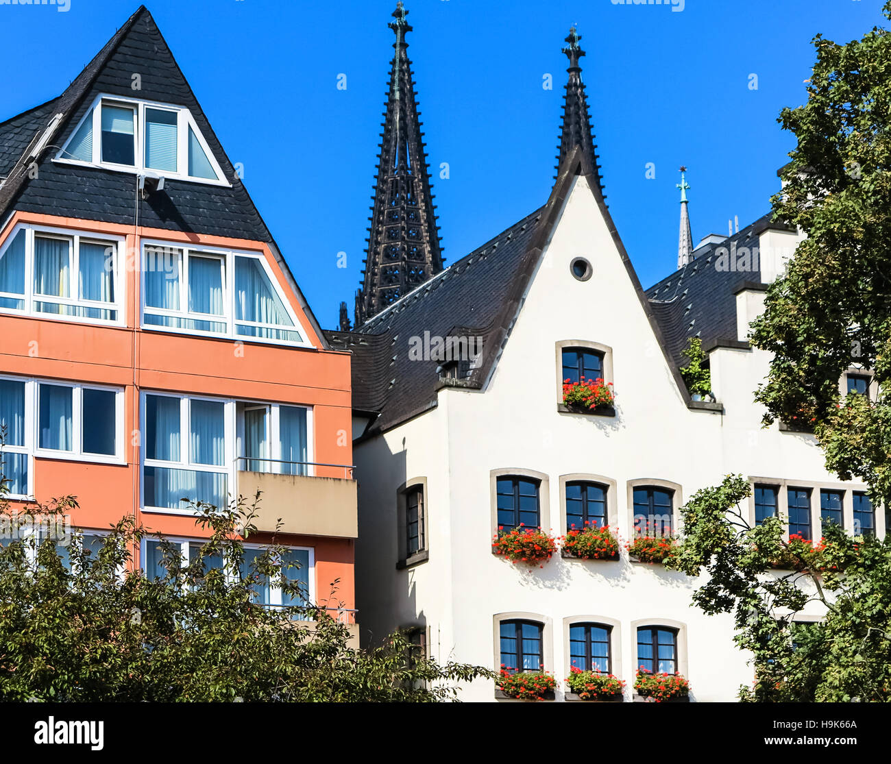 Cologne houses hi-res stock photography and images - Alamy