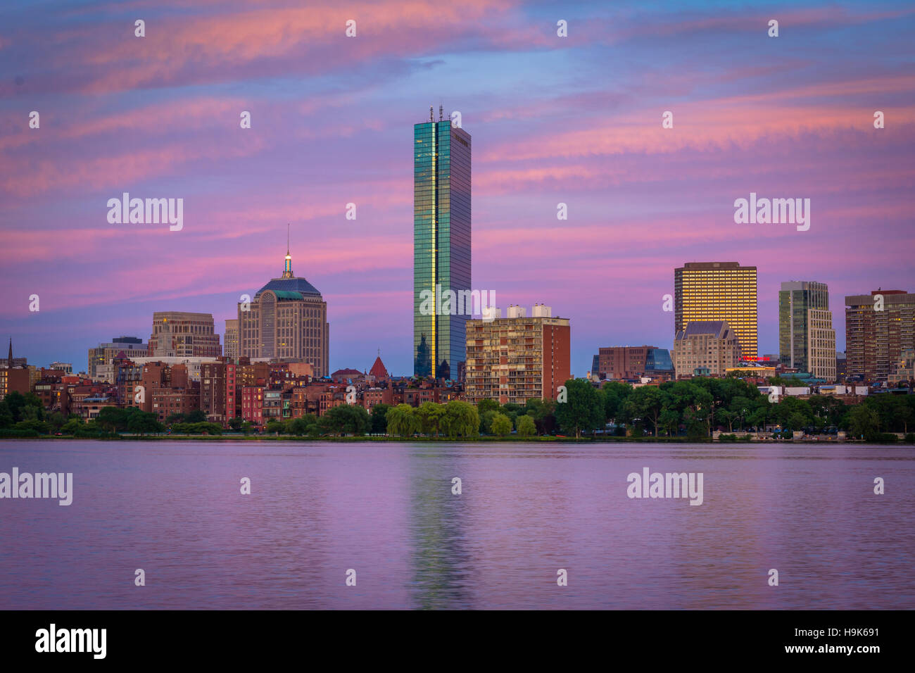 Boston skyline at sunset hi-res stock photography and images - Alamy