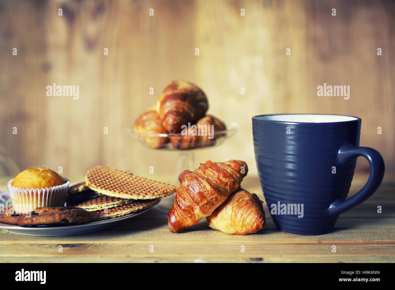 tea cup croissant breakfast Stock Photo - Alamy