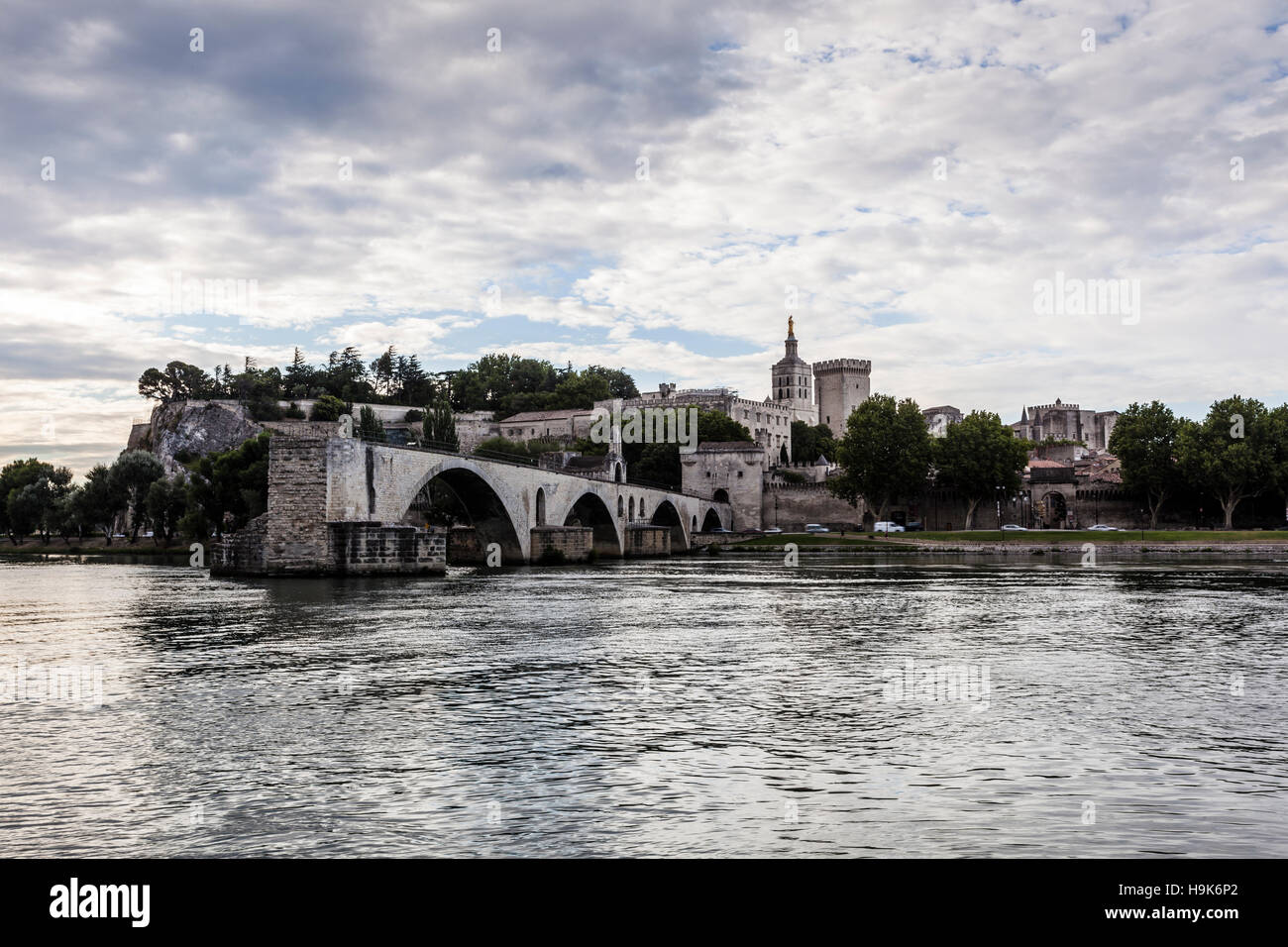 Pont d'Avignon and Rhone river in Avignon, France Stock Photo - Alamy