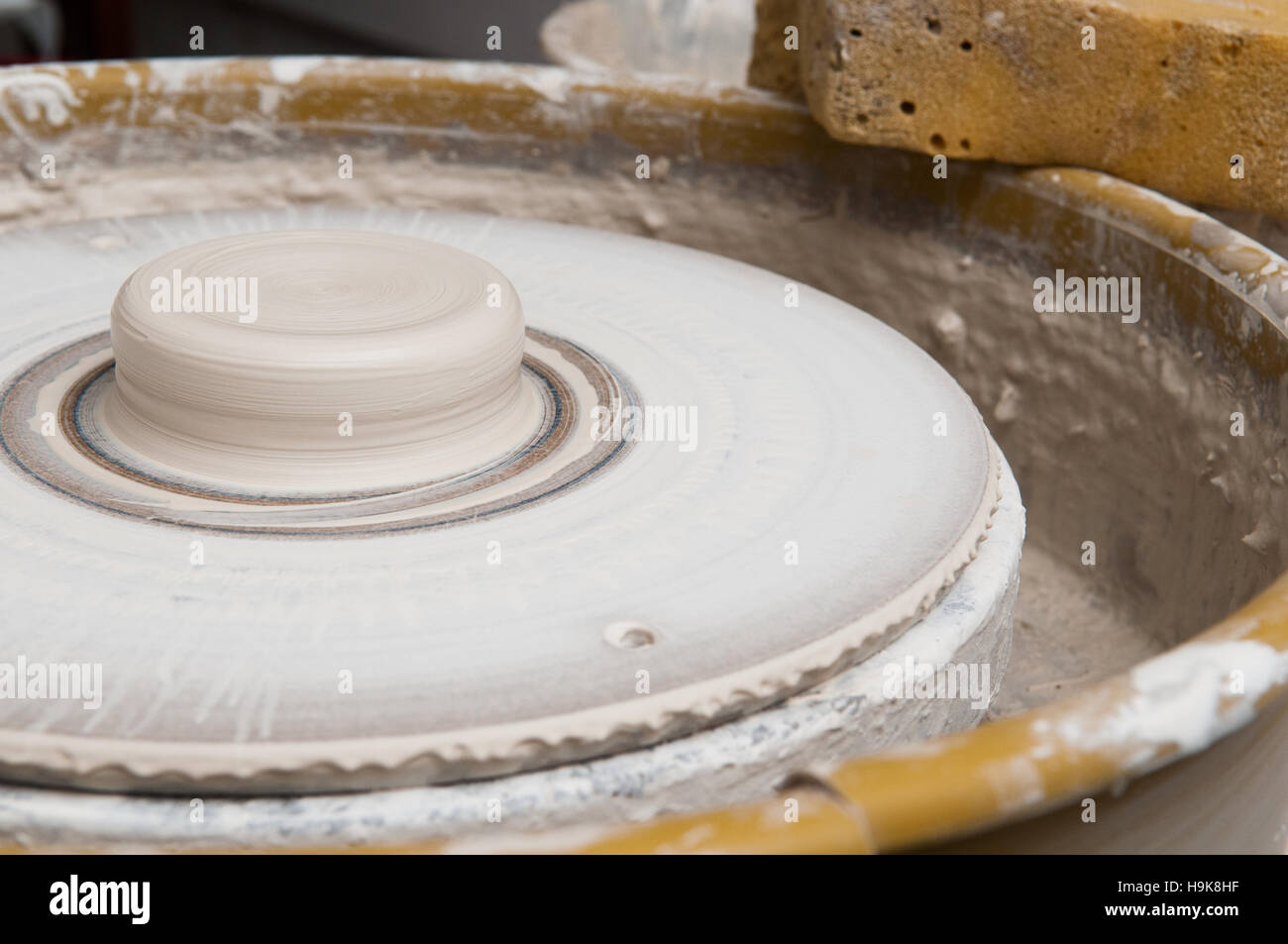 Artistic pottery studio hi-res stock photography and images - Alamy