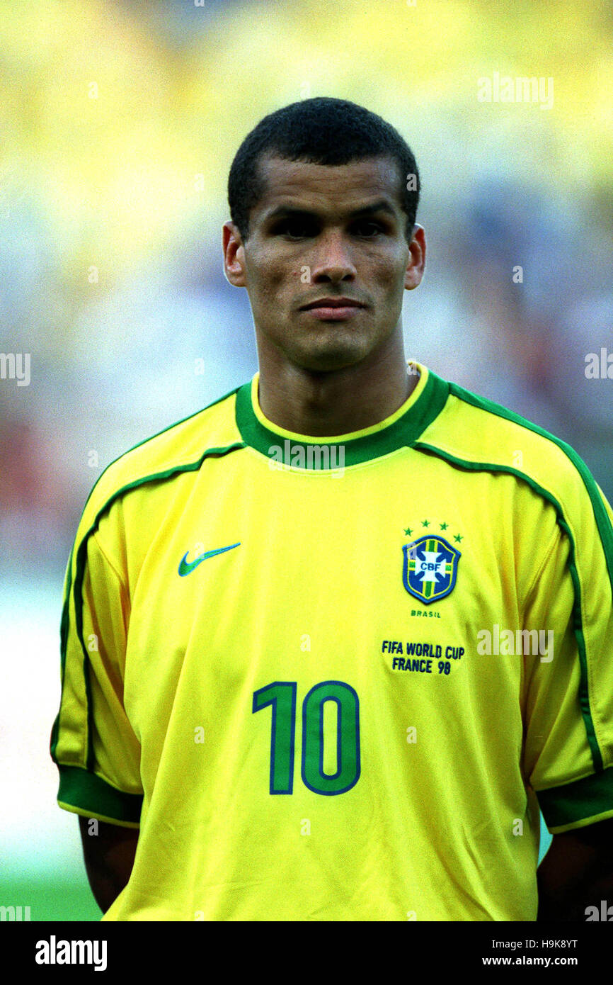 Rivaldo brazil 1998 hi-res stock photography and images - Alamy