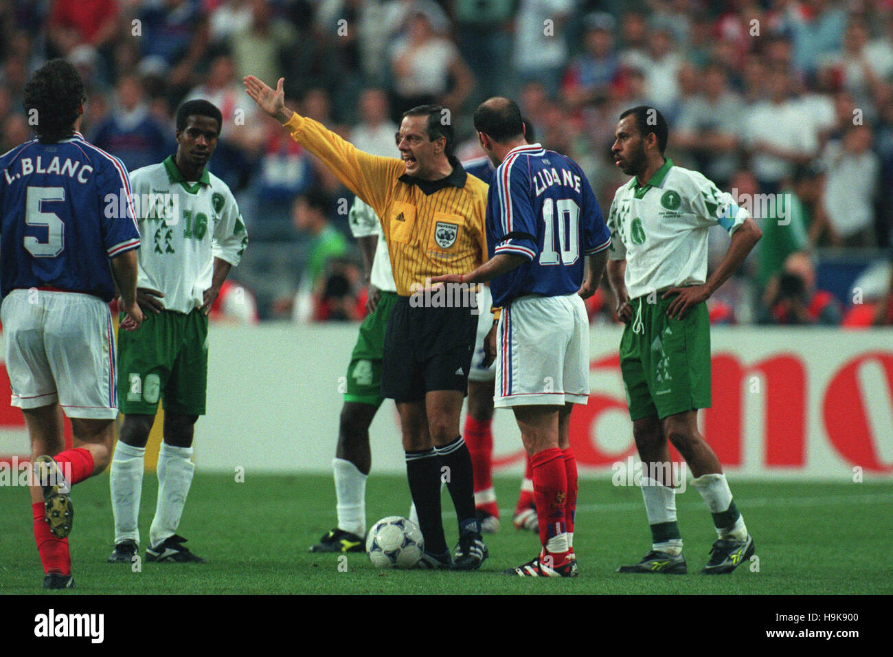 Zinedine Zidane 1998 High Resolution Stock Photography and Images - Alamy