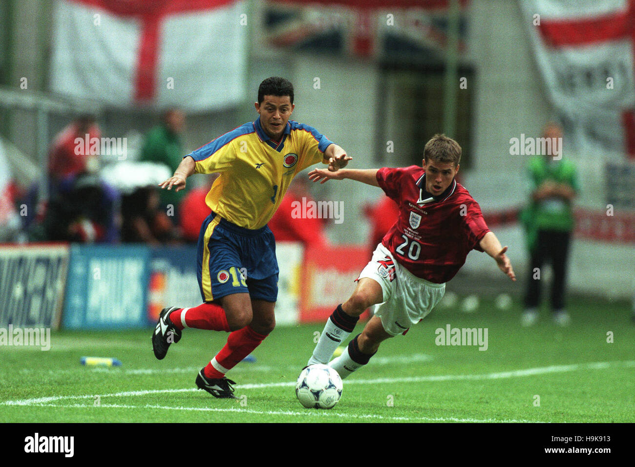 MICHAEL OWEN & WILMER CABRERA ENGLAND V COLOMBIA 26 June 1998 Stock ...
