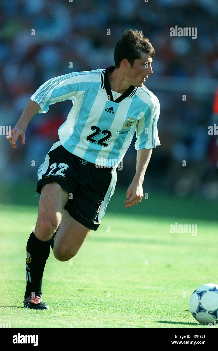 JAVIER ZANETTI ARGENTINA & INTER MILAN FC 04 July 1998 Stock Photo - Alamy