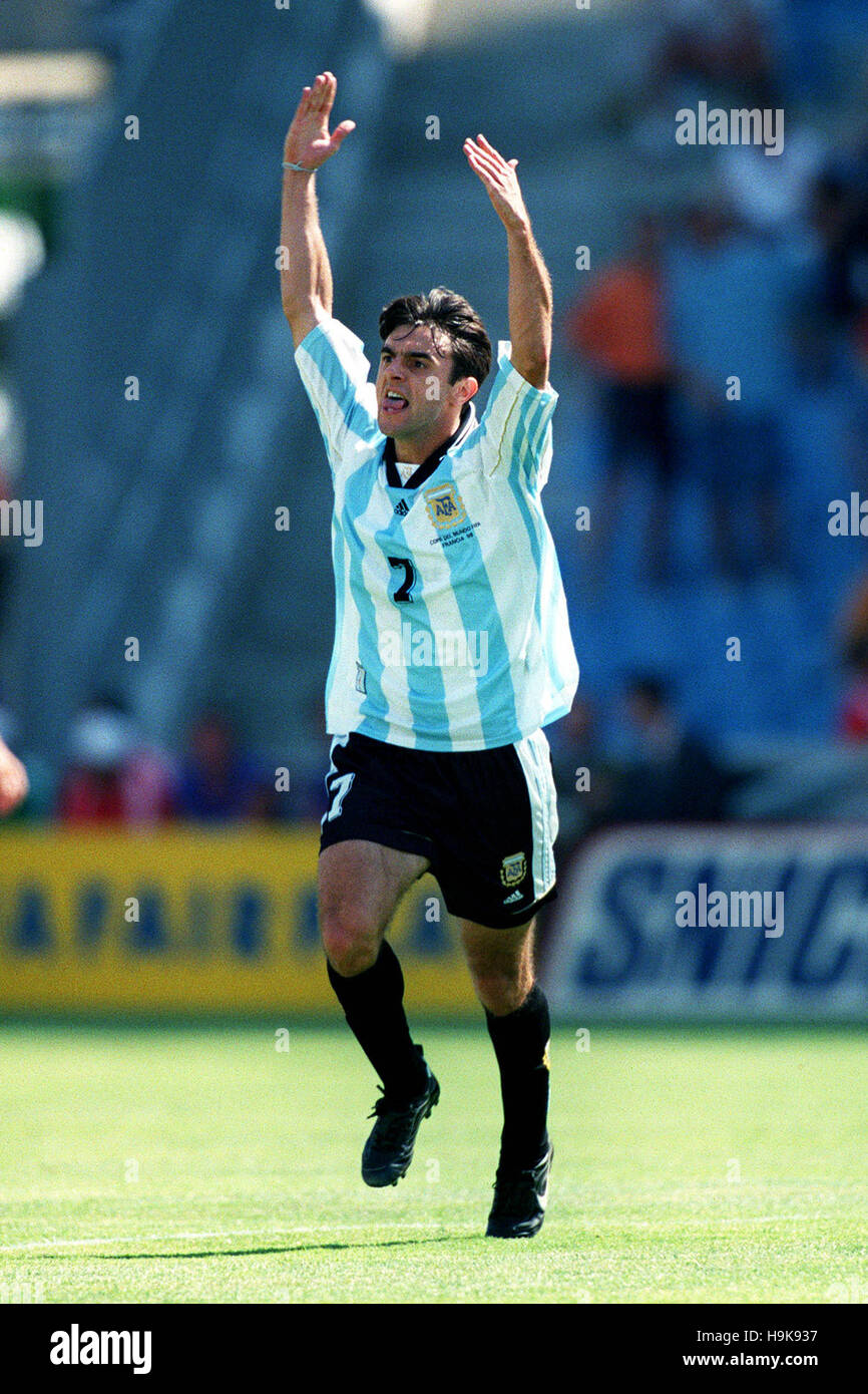 CLAUDIO LOPEZ ARGENTINA & VALENICIA 04 July 1998 Stock Photo - Alamy