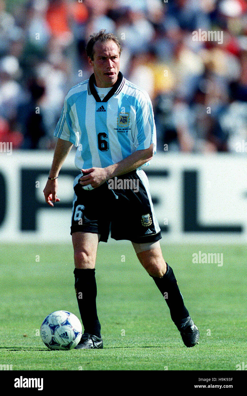 ROBERTO SENSINI ARENTINA & PARMA 04 July 1998 Stock Photo - Alamy