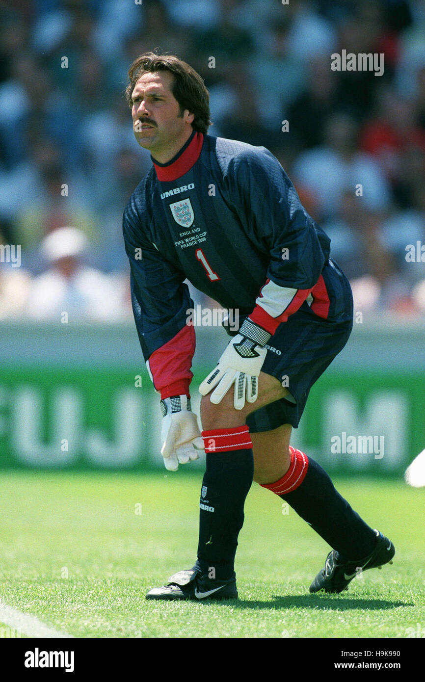 DAVID SEAMAN ENGLAND & ARSENAL FC 15 June 1998 Stock Photo - Alamy