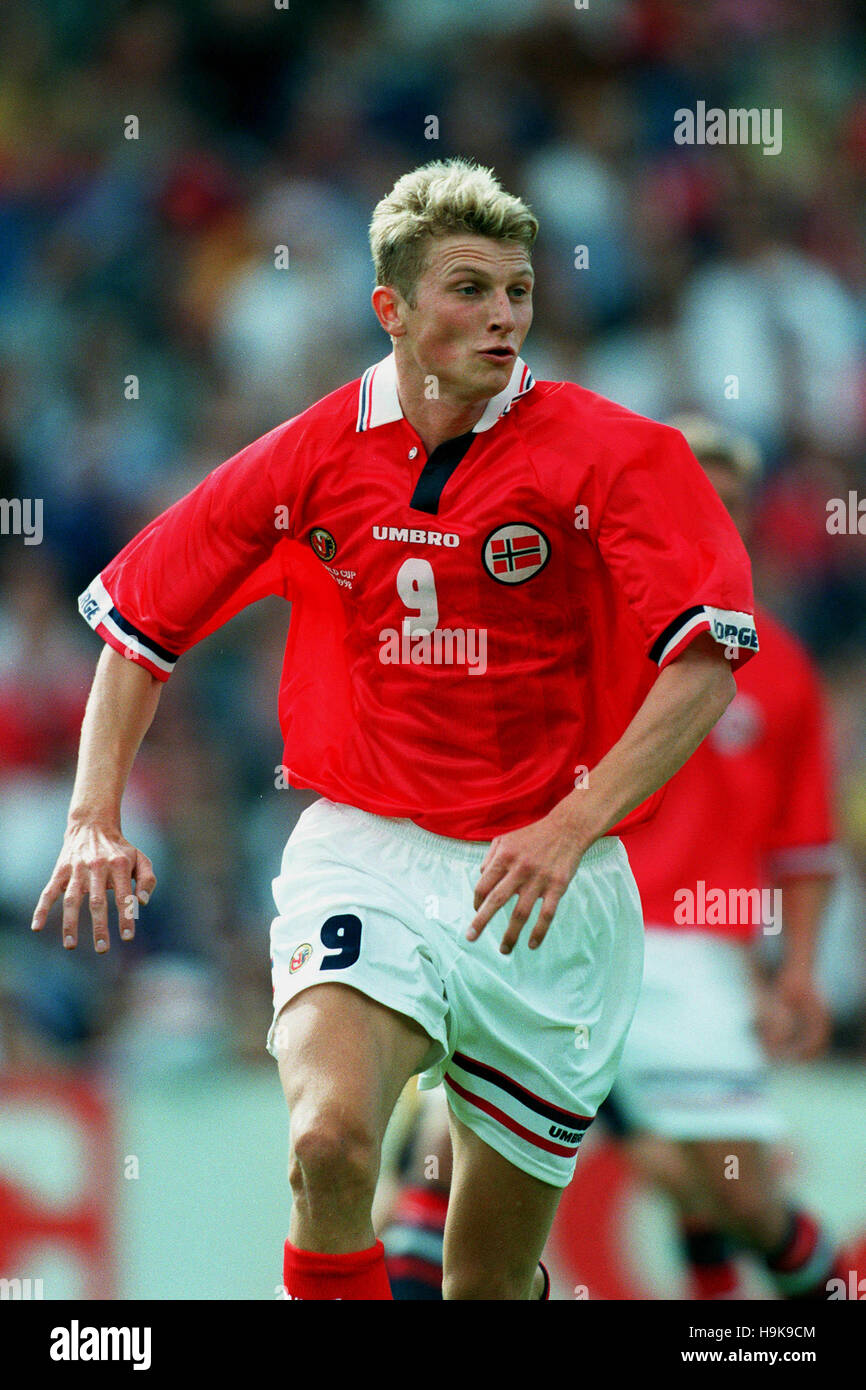 Tore andre flo norway chelsea hi-res stock photography and images - Alamy