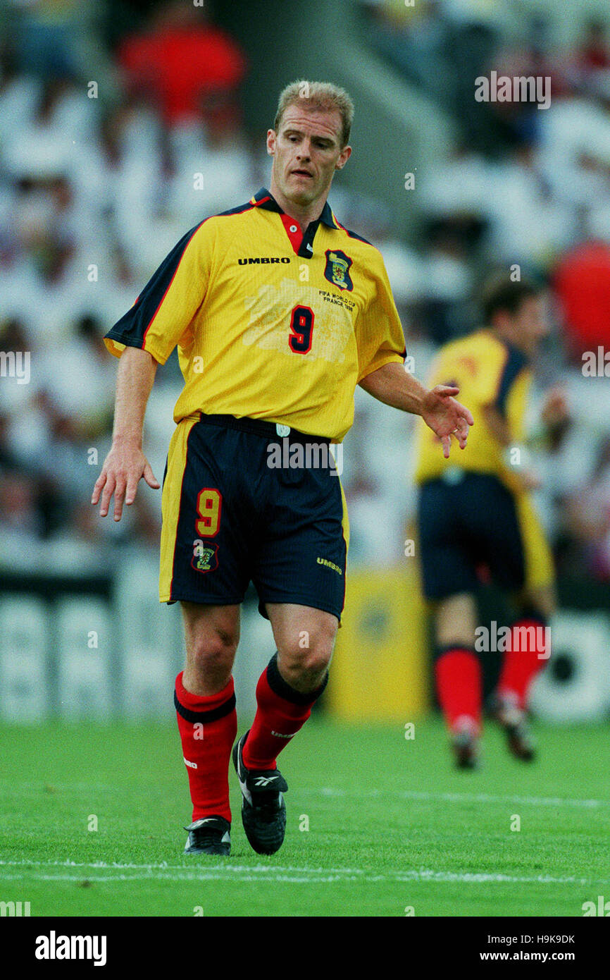 GORDON DURIE SCOTLAND & RANGERS FC 16 June 1998 Stock Photo - Alamy