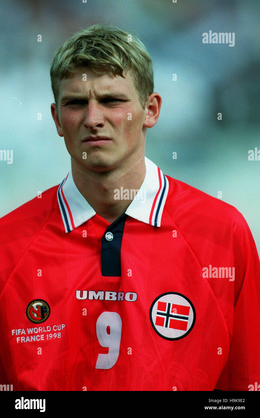 Tore andre flo norway chelsea hi-res stock photography and images - Alamy