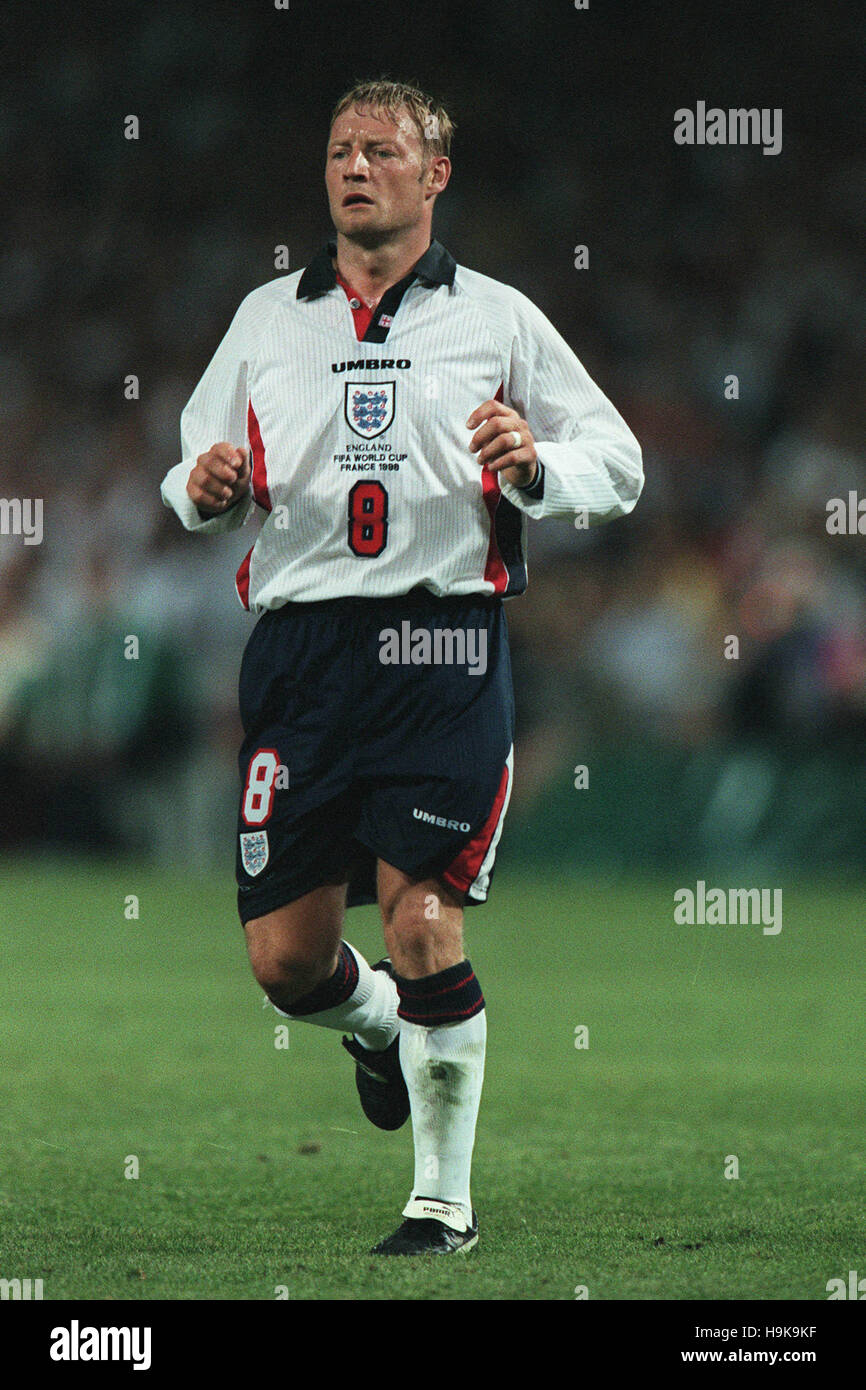 DAVID BATTY ENGLAND & NEWCASTLE UTD FC 26 June 1998 Stock Photo - Alamy