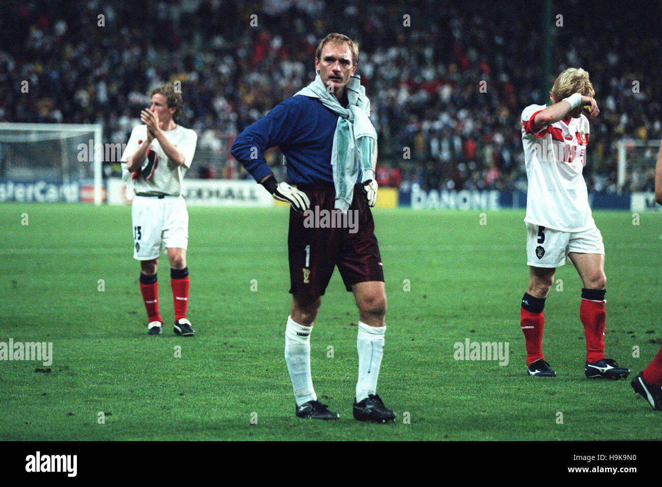 JIM LEIGHTON SCOTLAND V MOROCCO 02 July 1998 Stock Photo - Alamy