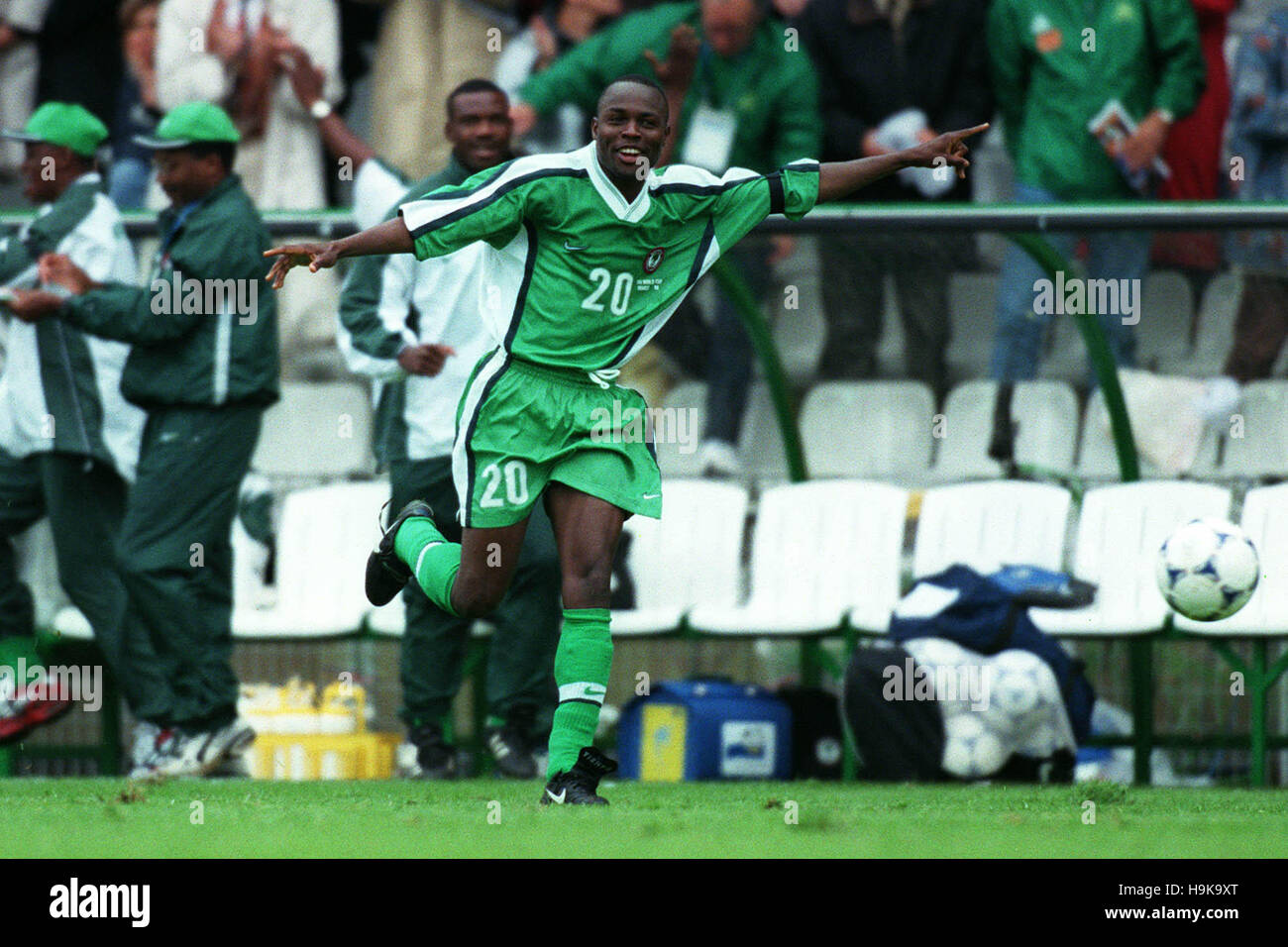 VICTOR IKPEBA NIGERIA 25 June 1998 Stock Photo - Alamy