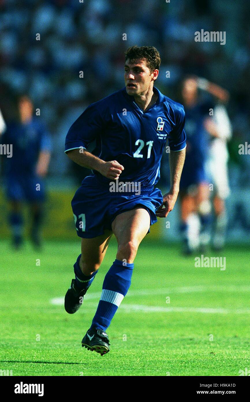 CHRISTIAN VIERI ITALY & ATHLETICO MADRID 02 July 1998 Stock Photo - Alamy
