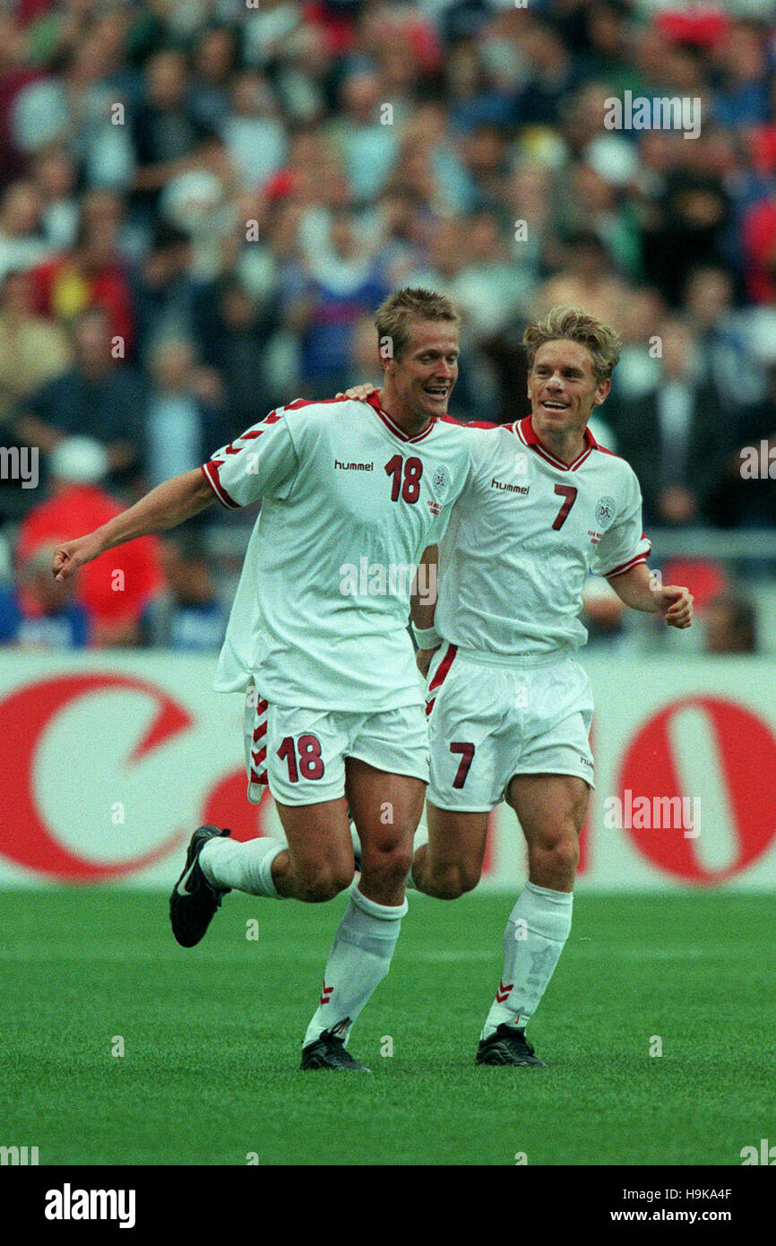 PETER MOLLER & ALLAN NIELSEN NIGERIA V DENMARK 02 July 1998 Stock Photo ...