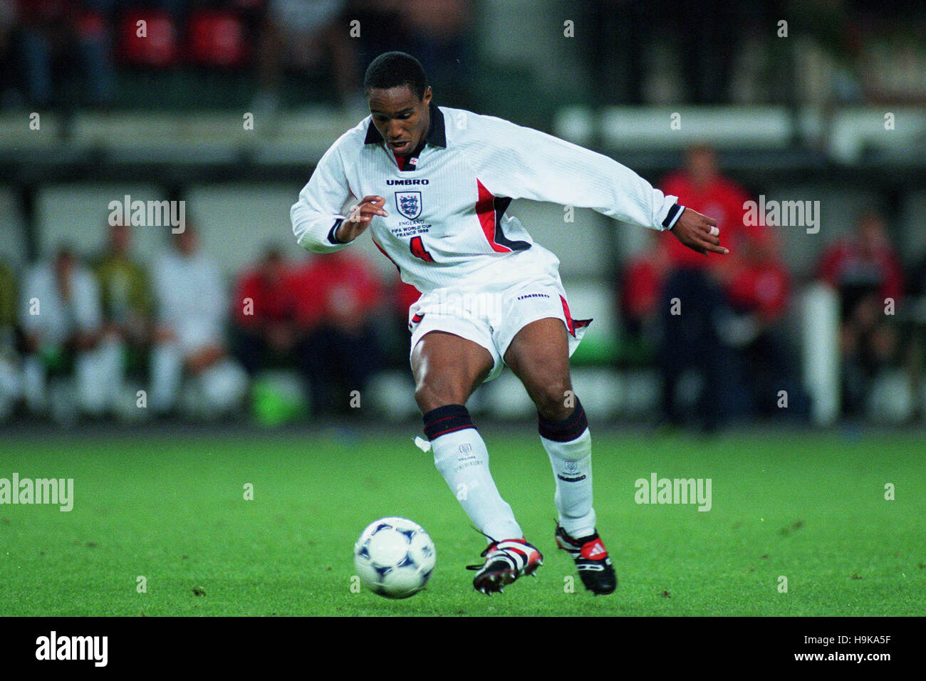 PAUL INCE ENGLAND V ARGENTINA 30 June 1998 Stock Photo - Alamy