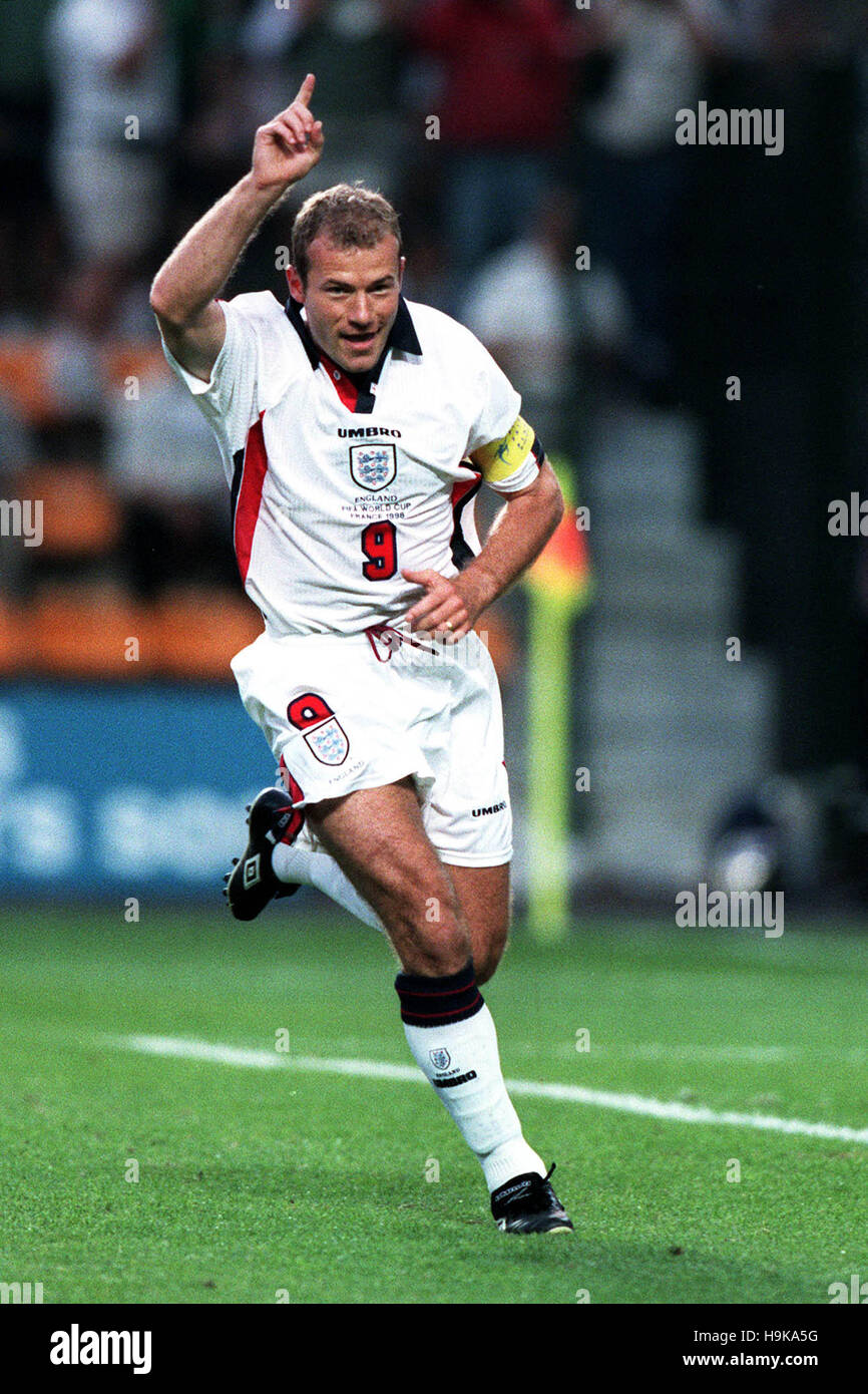 SHEARER CELEBRATES FIRST GOAL ENGLAND V ARGENTINA 30 June 1998 Stock ...