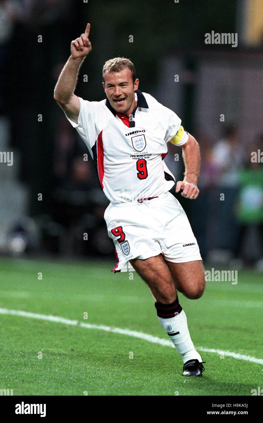 SHEARER CELEBRATES FIRST GOAL ENGLAND V ARGENTINA 30 June 1998 Stock ...