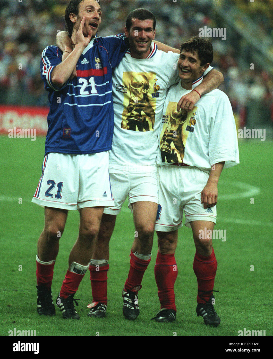 DUGARRY ZIDANE & LIZARAZU BRAZIL V FRANCE 12 July 1998 Stock Photo - Alamy