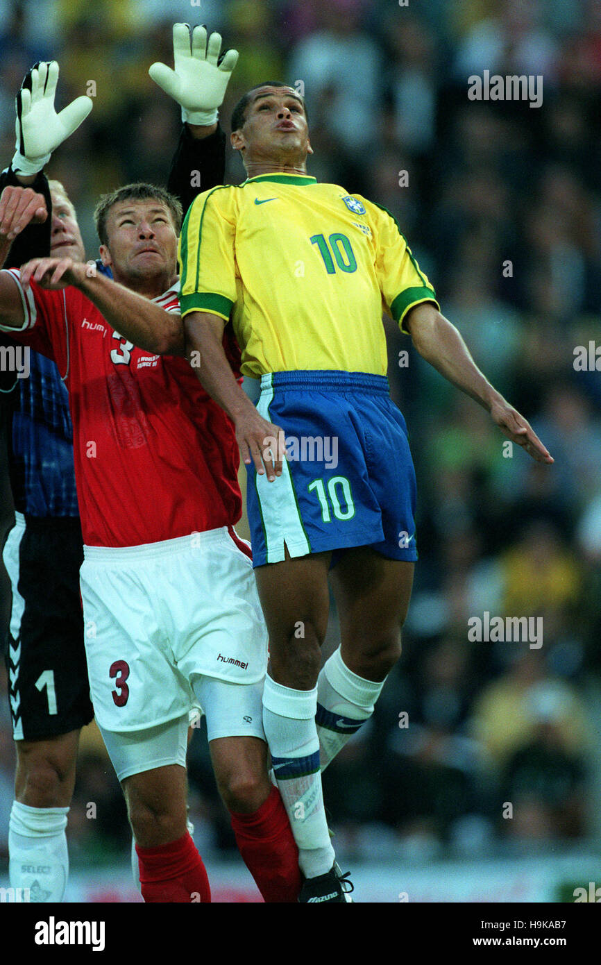 RIVALDO RIEPER & SCHMEICHEL BRAZIL V DENMARK 03 July 1998 Stock Photo ...