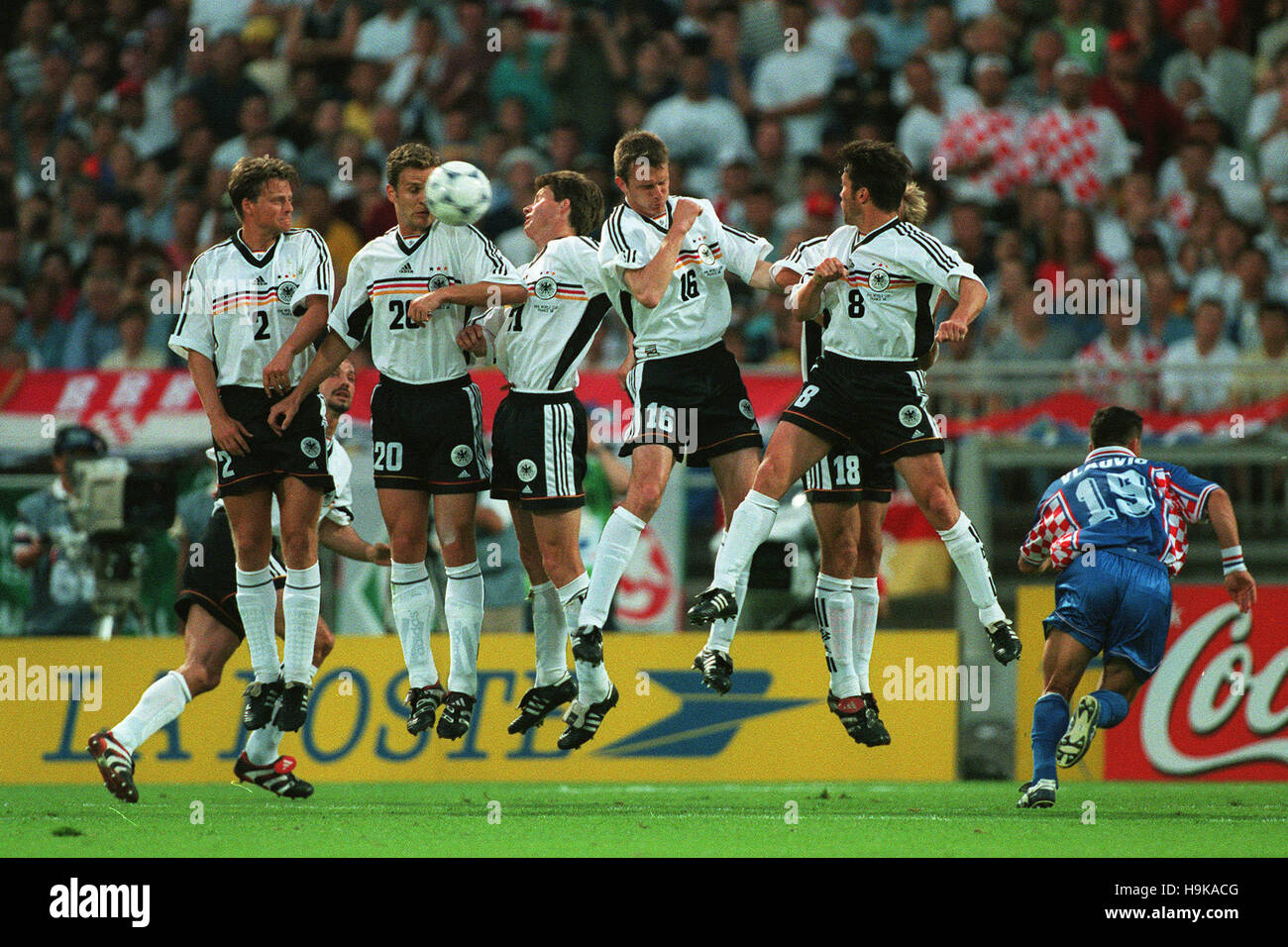 German wall hi-res stock photography and images - Alamy