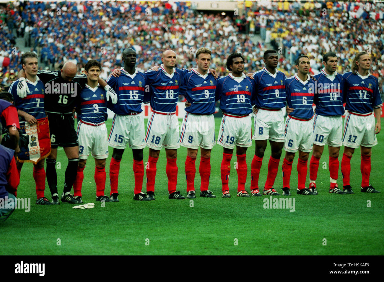 12 line hi-res stock photography and images - Alamy